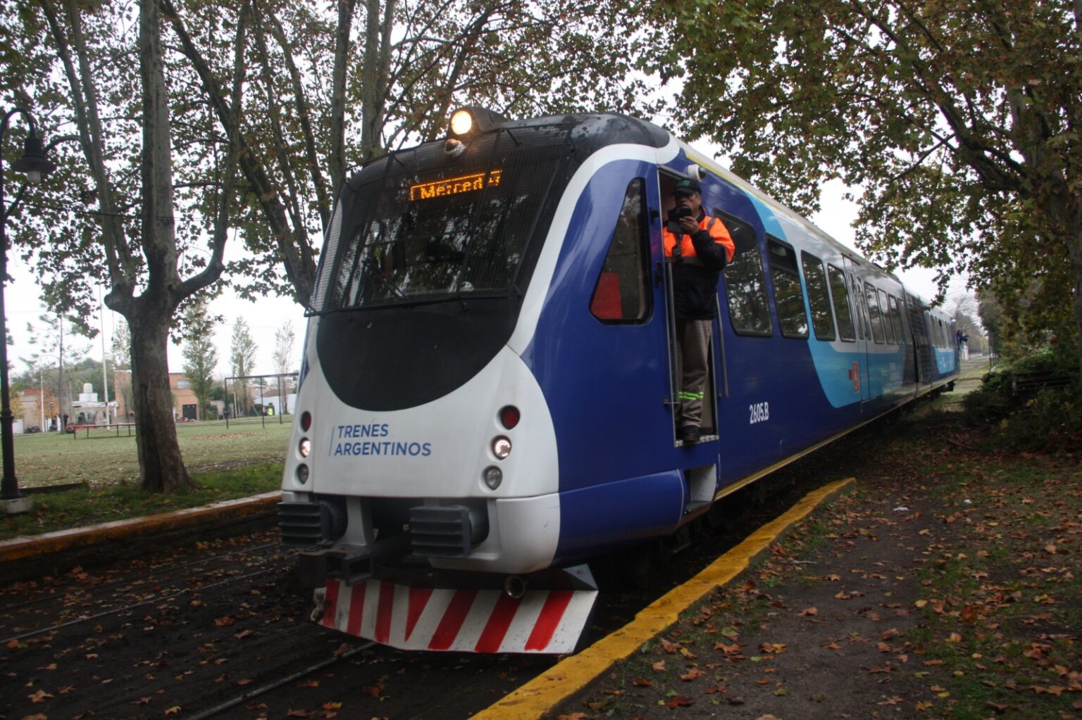 Llegó el tren de pruebas a la estación Trocha, a poco del acto ...