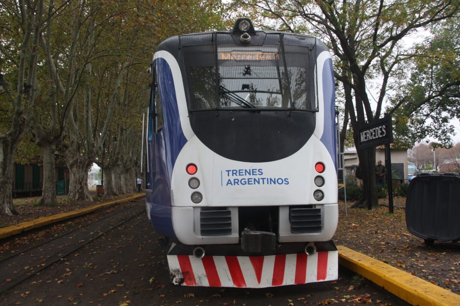 Llegó el tren de pruebas a la estación Trocha, a poco del acto ...
